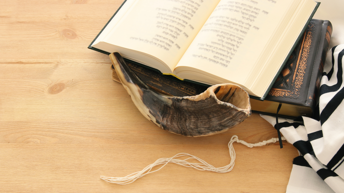 Book of The Worlds by Rav Dror Paperback - Emunah Shop